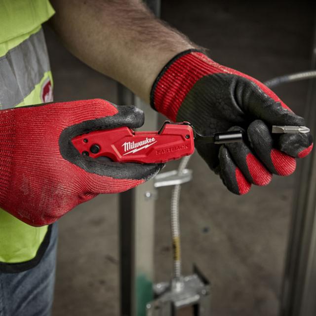 Milwaukee FASTBACK 6-in-1 Folding Utility Knife - GME Supply